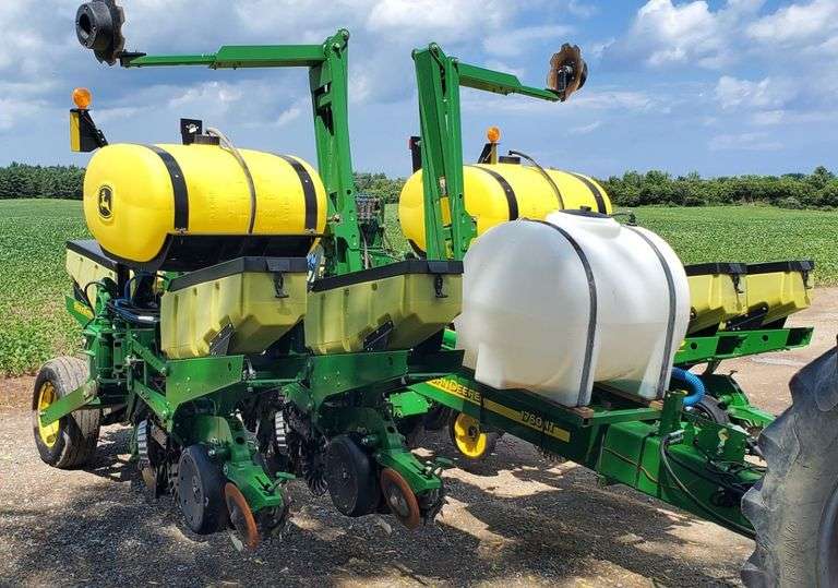 John Deere 1760NT 8-30" Row Folding Planter, Set Up for No-Till, 300 ...