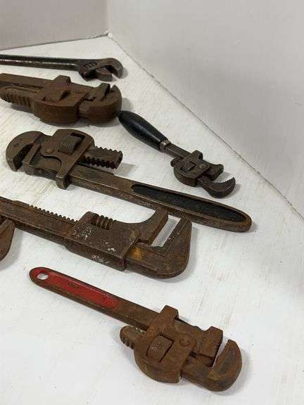 (13) Older crescent pipe wrenches, USA and more - Albrecht Auction Service