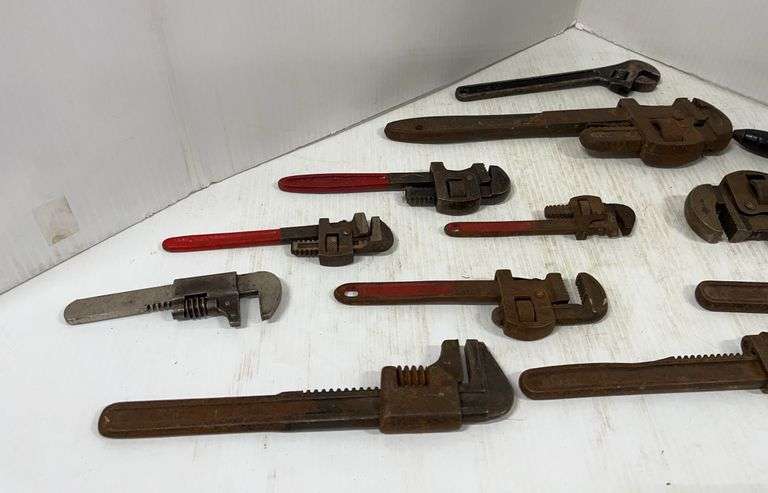 (13) Older crescent pipe wrenches, USA and more - Albrecht Auction Service