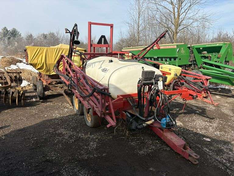 Hardi 500 Gallon Sprayer with 60' Booms, Chemical Inductor Tank Hand ...