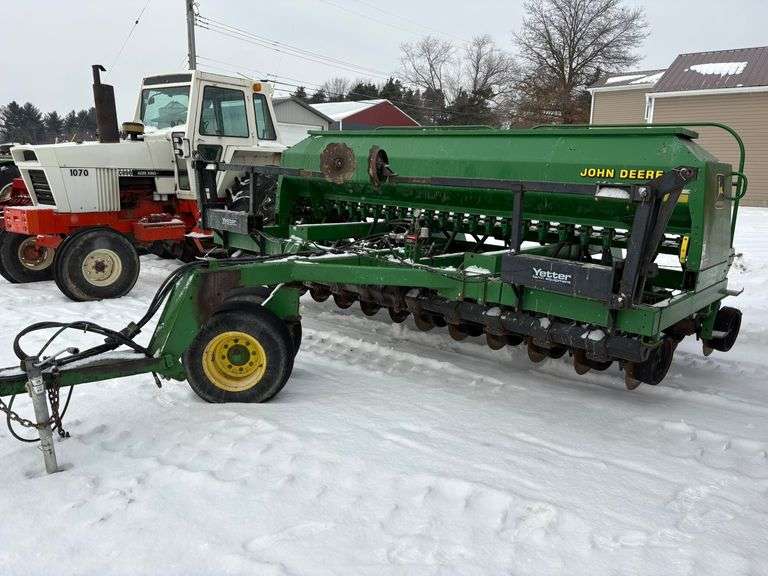 John Deere 1560 No-till Drill, 15', 7.5" Spacing, Yetter Markers, Front ...