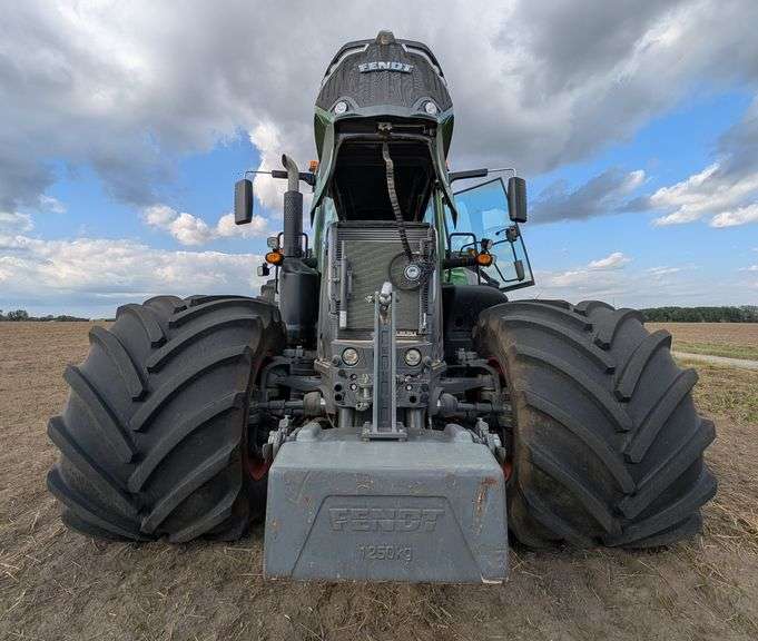 2021 Fendt 942 Tractor, (1,695 Hours), Exhaust Brake, Long Axles ...