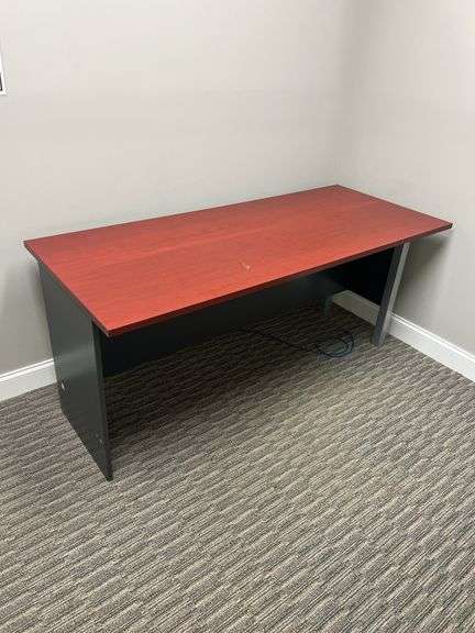 Desk - Auction Ohio