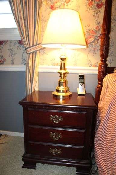 Colonial Bedside Chest & Brass Lamp - Auction Ohio