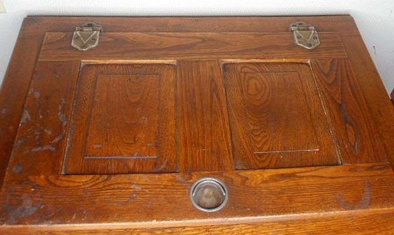 Antique Ice Chest - Auction Ohio