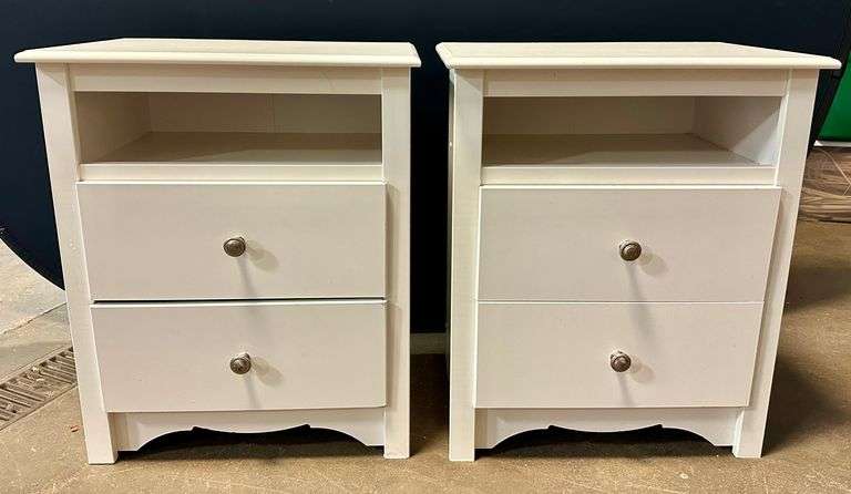 Pair White Bedside Tables - Auction Ohio