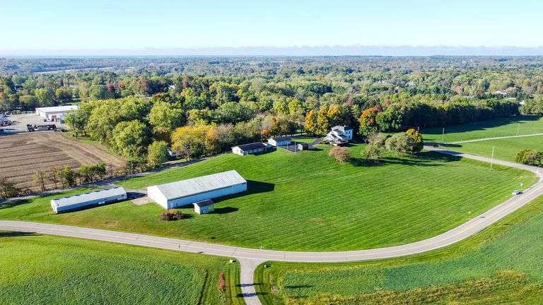 6.73 Acres Horse Farm, 2 Story Home, 3 Car garage, Barns - Auction Ohio ...