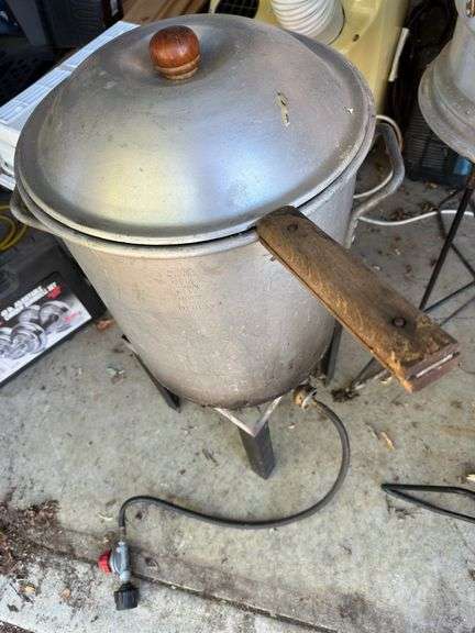 Fryer with heating element stand - Auction Ohio