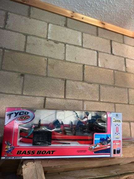 Vtg Tyco bass boat-new-radio control - Auction Ohio