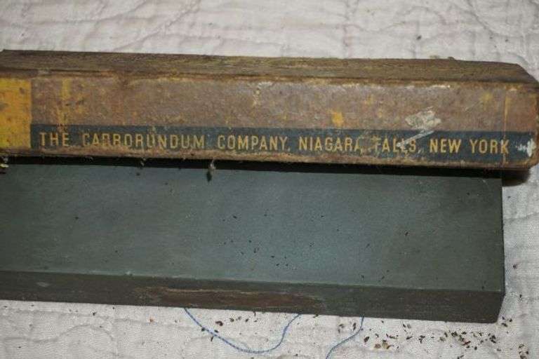 Sharpening Stone & Rod - Auction Ohio