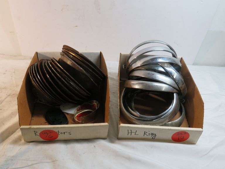 R60 Reflectors and assorted headlight rings - Auction Ohio