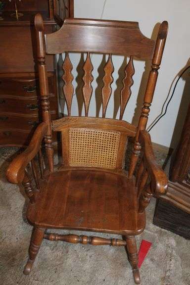 Colonial Rocking Chair - Auction Ohio