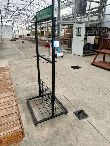 Display Rack - Auction Ohio