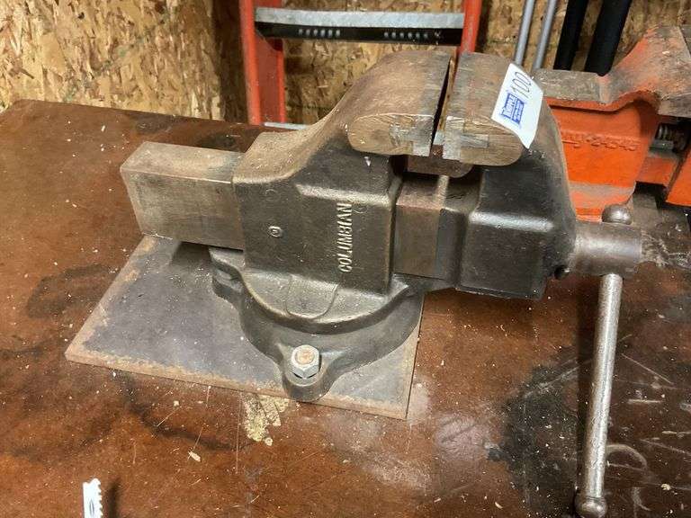 2 Bench Vises - Auction Ohio
