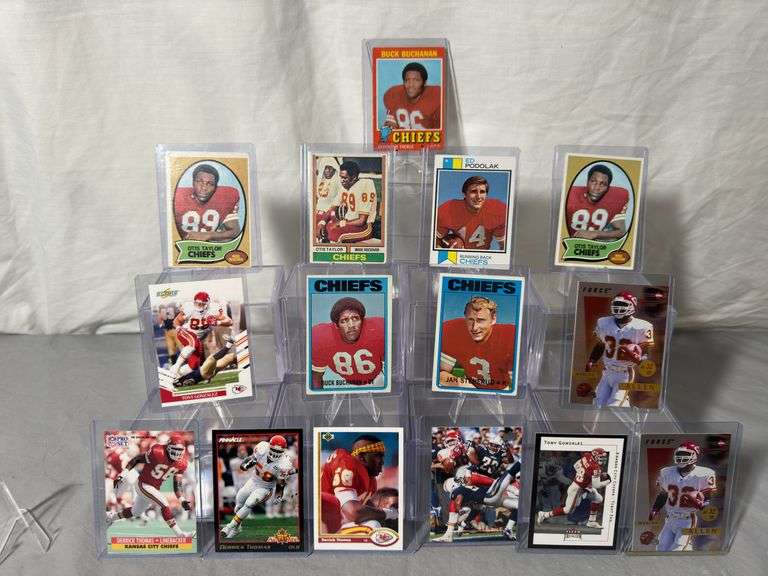 1960s, 70s, 80s and newer Kansas City Chiefs football cards. - Auction Ohio