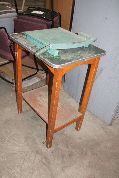Table/Paper Cutter - Auction Ohio