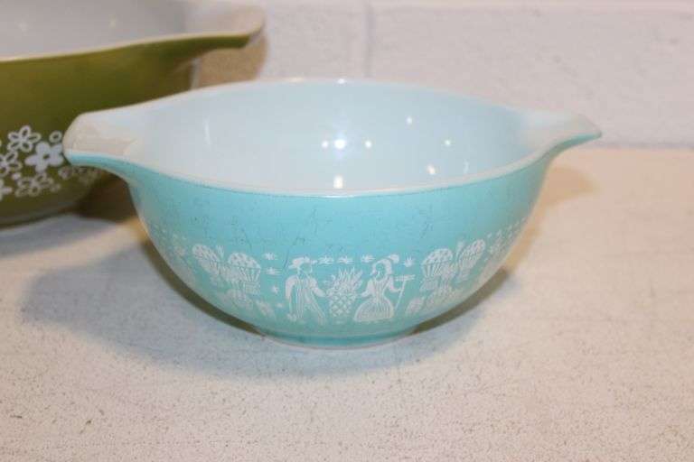 Pyrex Milk Glass Mixing Bowls - Auction Ohio