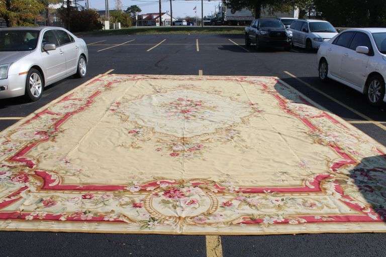Floral Hand Woven Wool Rug - Auction Ohio