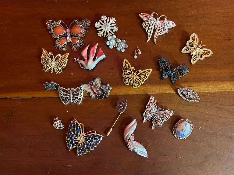 Butterfly Pins beautiful and Colorful 3 - Auction Ohio
