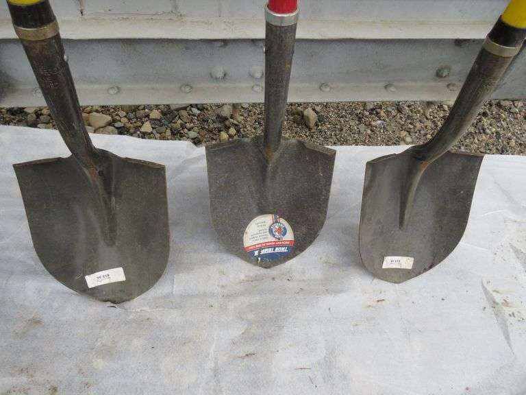 Round Point Shovels - Auction Ohio