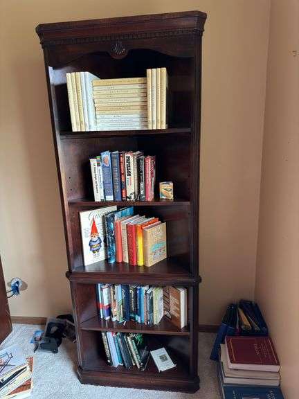 Wood corner bookcase - Auction Ohio