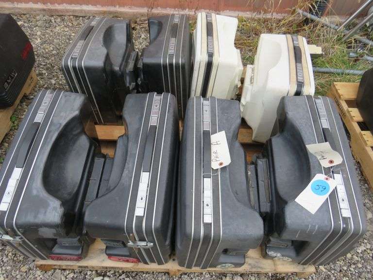 (x4) pairs of BMW saddle bags - Auction Ohio