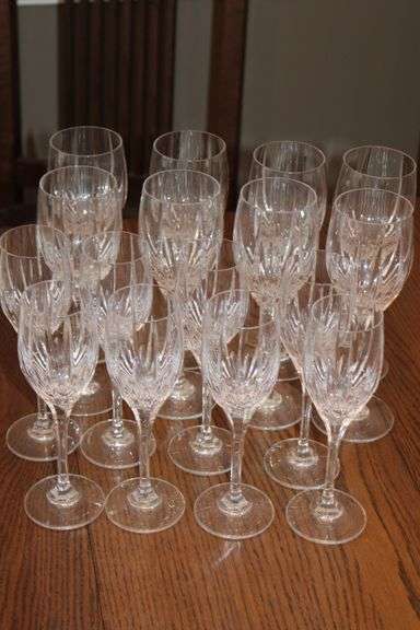 Crystal Stemware Set - Auction Ohio