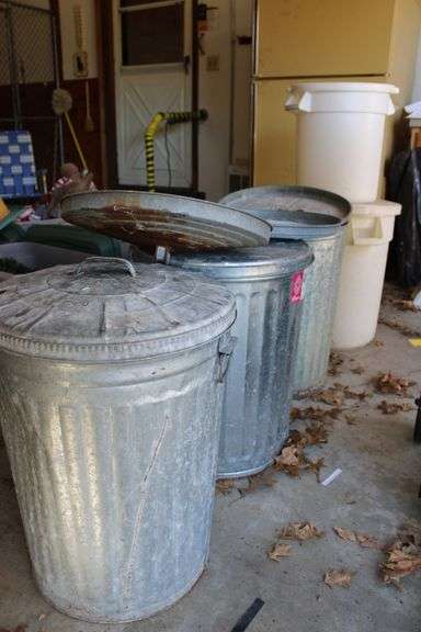 Trash Cans - Auction Ohio