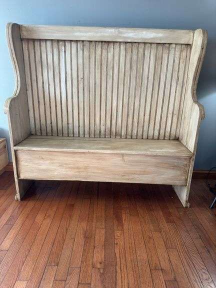 Country Style Bench - Auction Ohio