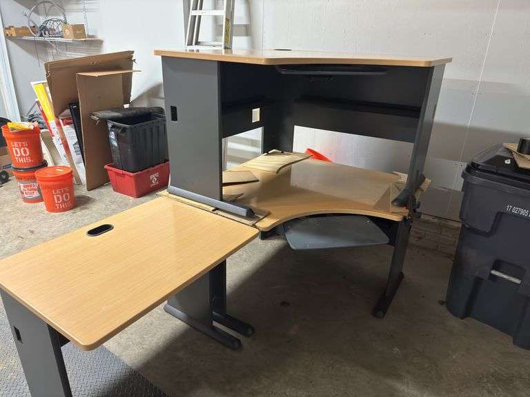 Modular desk/ office unit - Auction Ohio