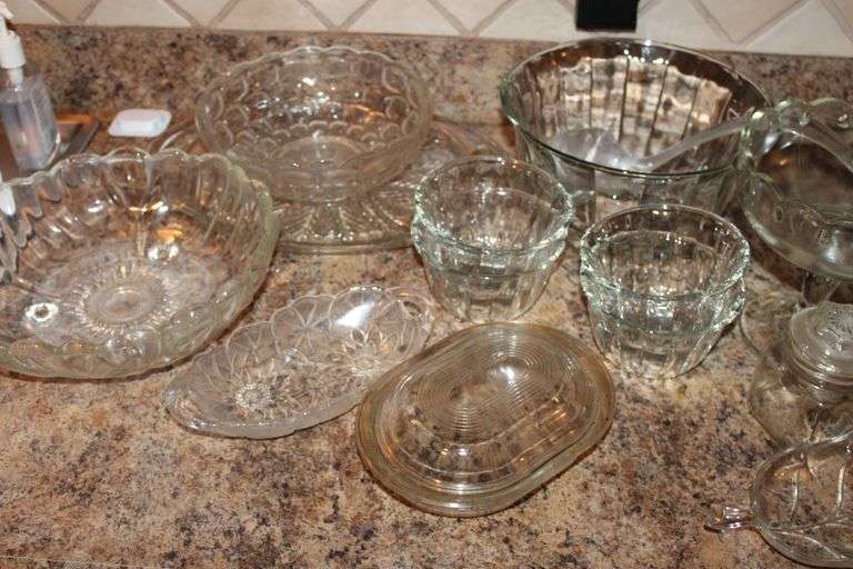 Glass Serveware - Auction Ohio