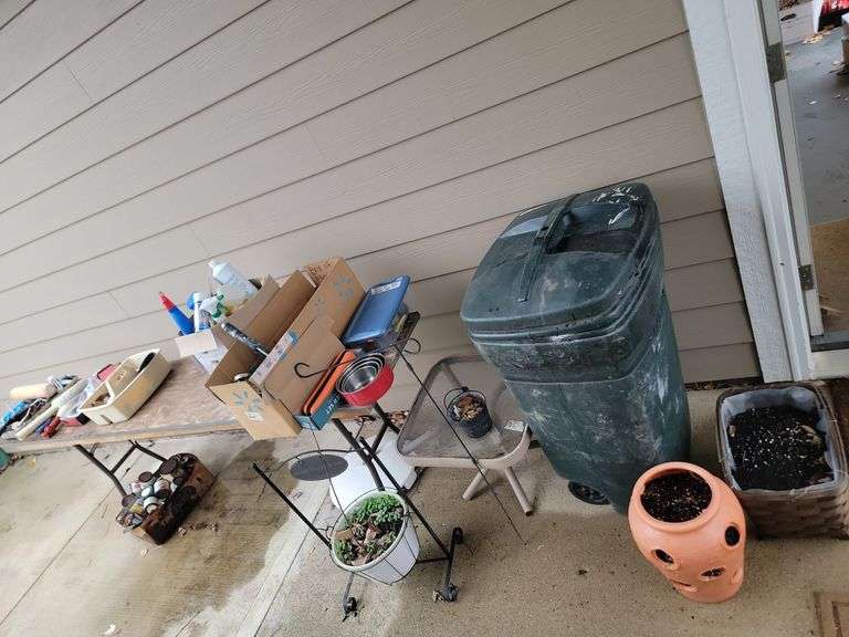 Wall Cleanout, Trash Can, Etc - Auction Ohio