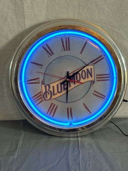 Blue Moon Clock - Auction Ohio