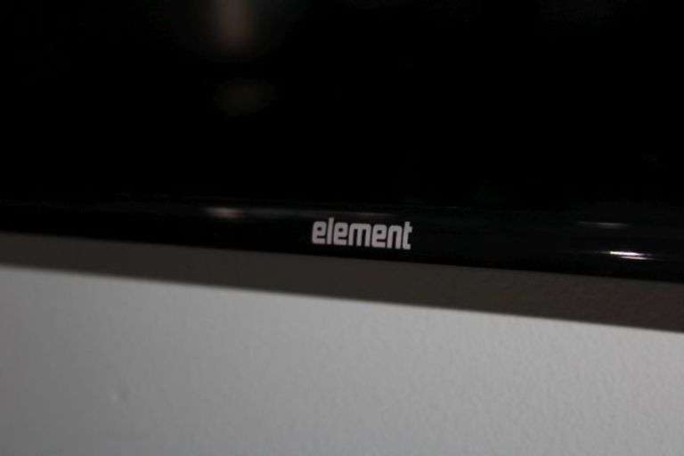 55” Element Flatscreen Roku TV - Auction Ohio