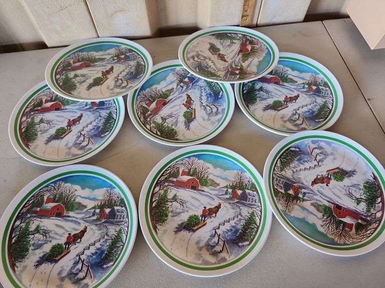 8 Vintage Plastic Plates - Auction Ohio