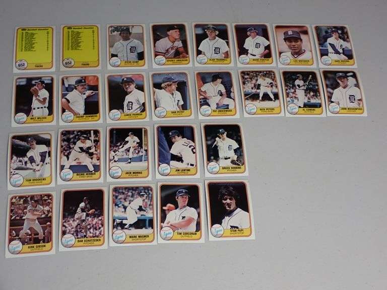 1981 Fleer Baseball Trading Cards - TIGERS - Auction Ohio