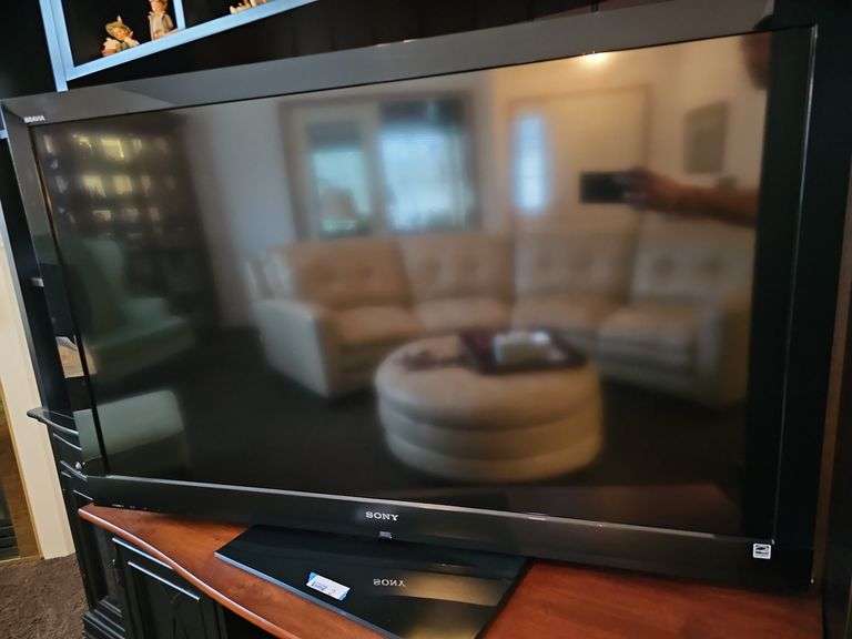 Sony Bravia 52’ LED Flat Screen TV & DVD/VHS Player - Auction Ohio