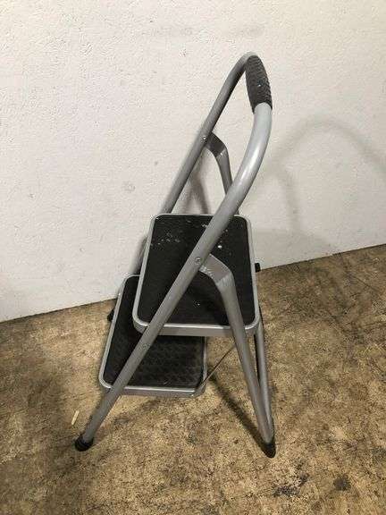 2 Step, Step Ladder - Auction Ohio