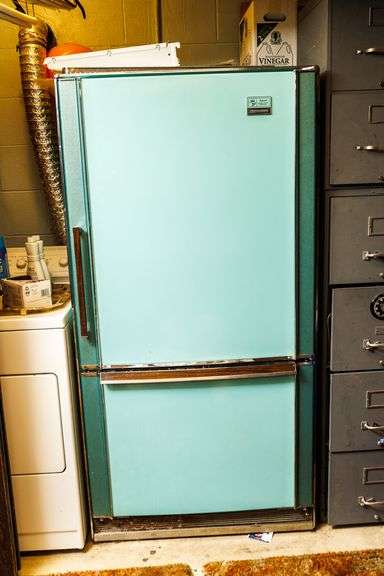 Vintage 1964 Frigidaire Teal Refrigerator- Works! - Auction Ohio