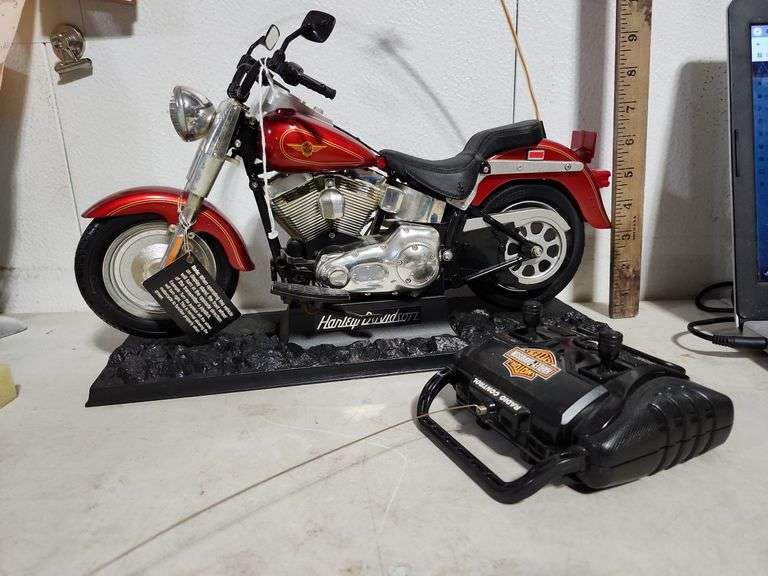 RC New Bright Harley Davidson Fat Boy Motorcycle - Auction Ohio