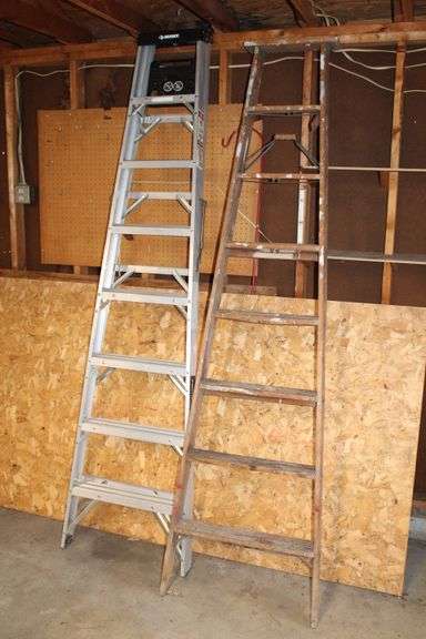 8 Foot Ladders - Auction Ohio