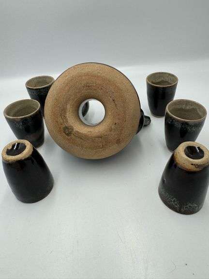 Japanese 7 piece pottery Sake set. Unique! - Auction Ohio
