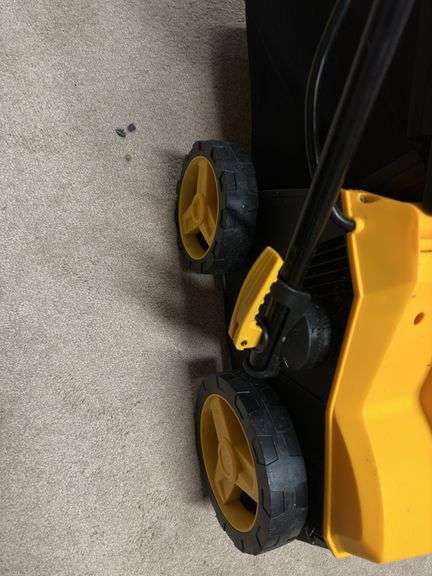 Black and Decker Rock&Rocker dethatcher - Auction Ohio