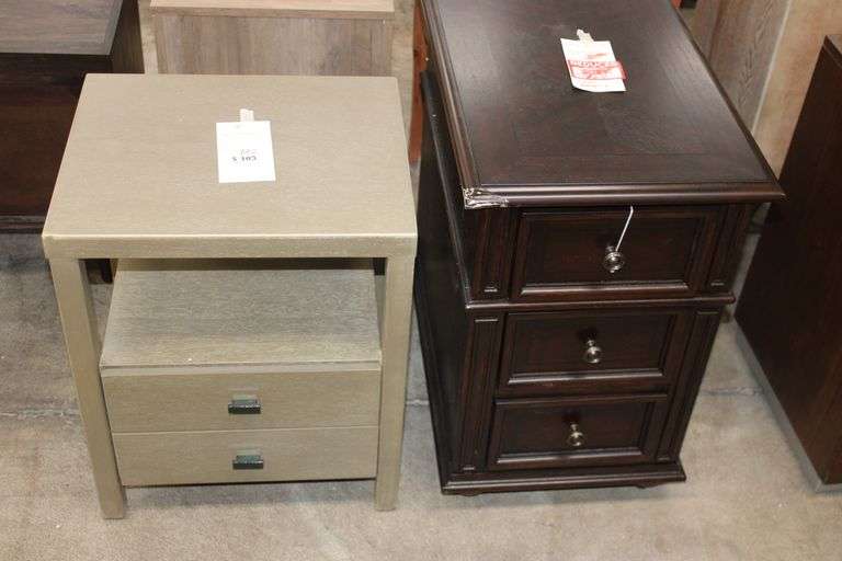 Chairside Chest & End Table - Auction Ohio
