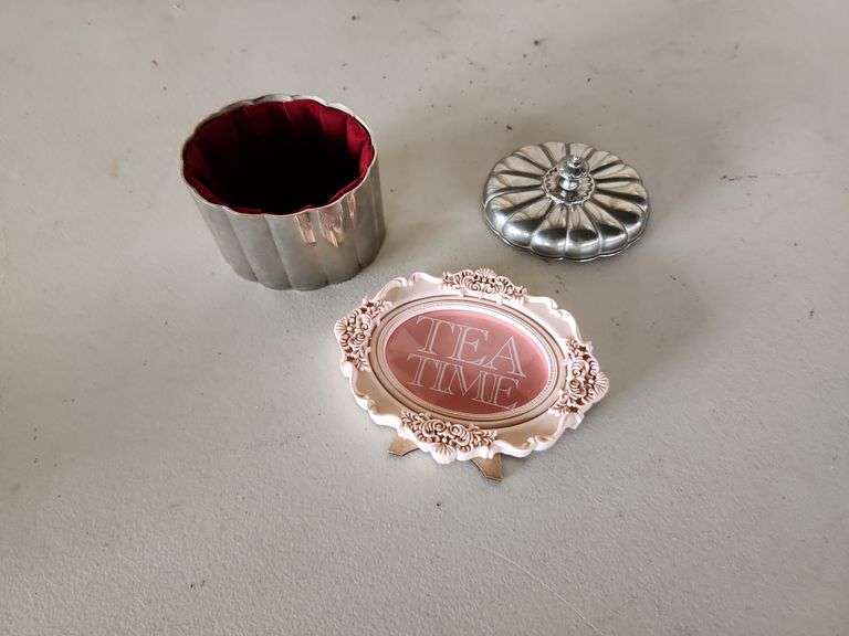 Trinket Box & Picture Frame - Auction Ohio