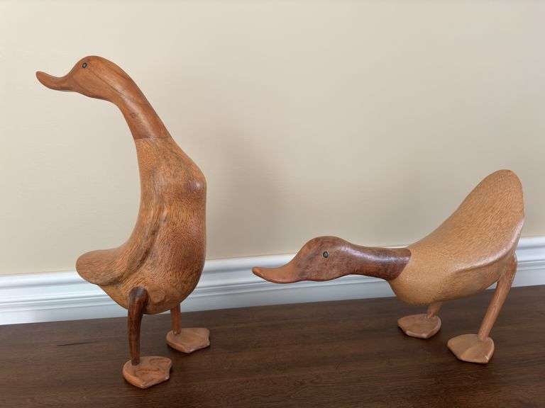 Duck duo-wood carved - Auction Ohio