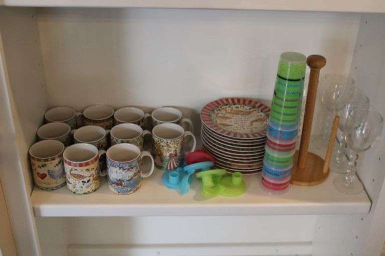 Christmas Dishes And More - Auction Ohio