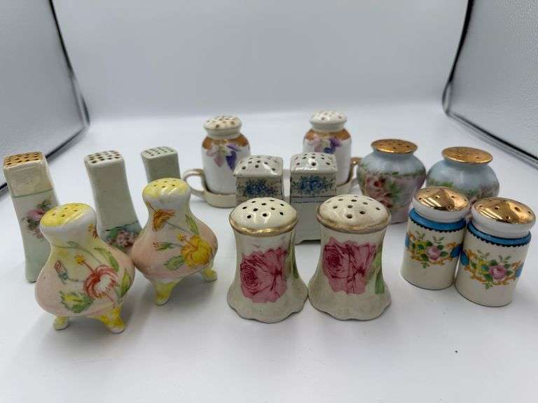7 Old Painted Salt and Pepper Sets + one extra - Auction Ohio