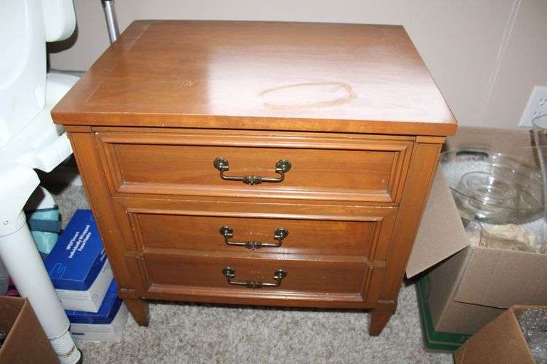 Bedside Chest - Auction Ohio