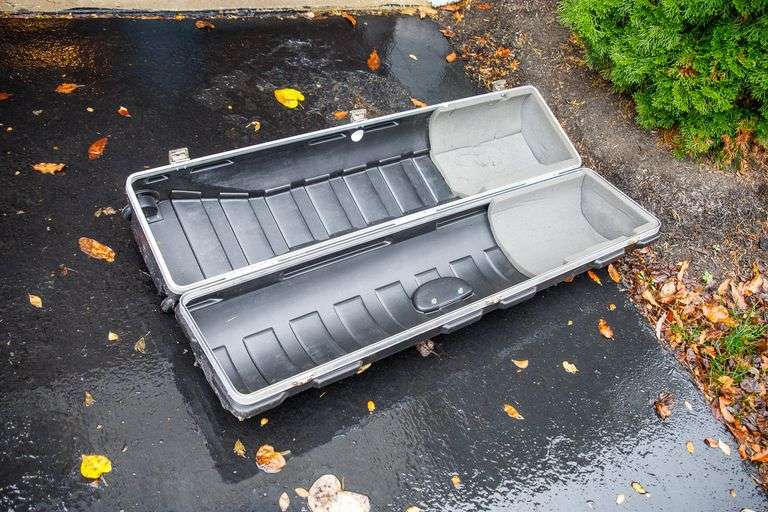 Hard Shell Travel Golf Case - Auction Ohio